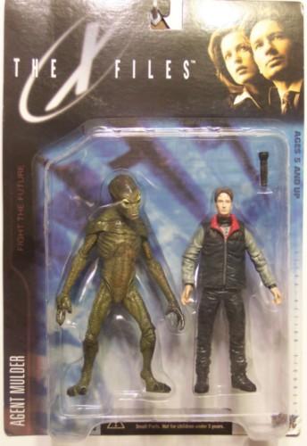 Fox Mulder - X-Files With Alien MOC Action Figure - AFcollector.com